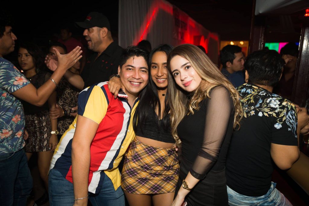 Pure Acapulco | Club Nocturno | Reserva tu mesa